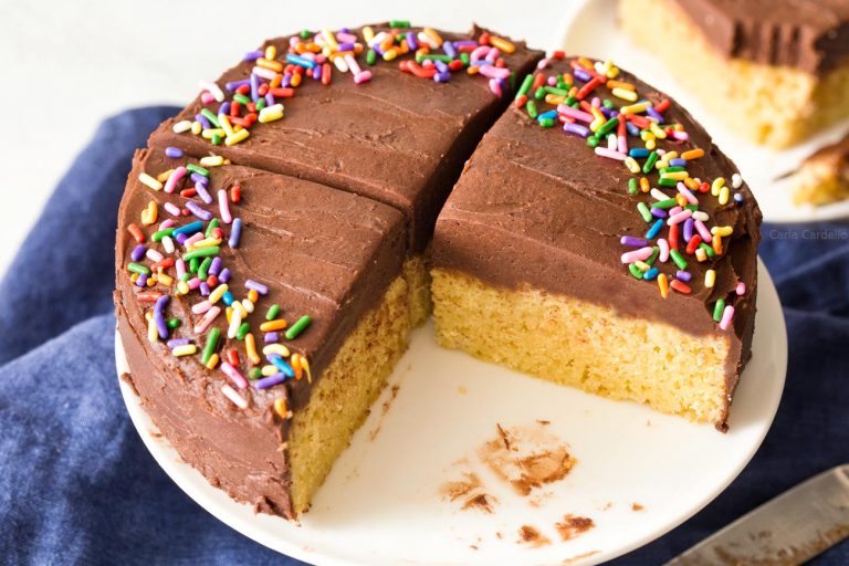 Small Yellow Cake (6 Inch) - Homemade In The Kitchen