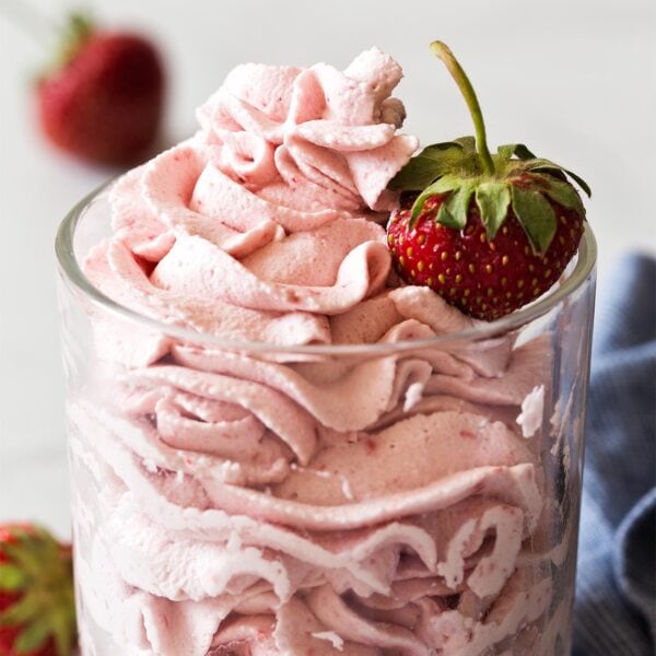 Strawberry Whipped Cream - Homemade In The Kitchen